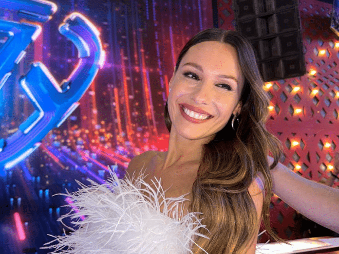 El Encuentro Entre Pampita Y La China Suárez En Los Martín Fierro